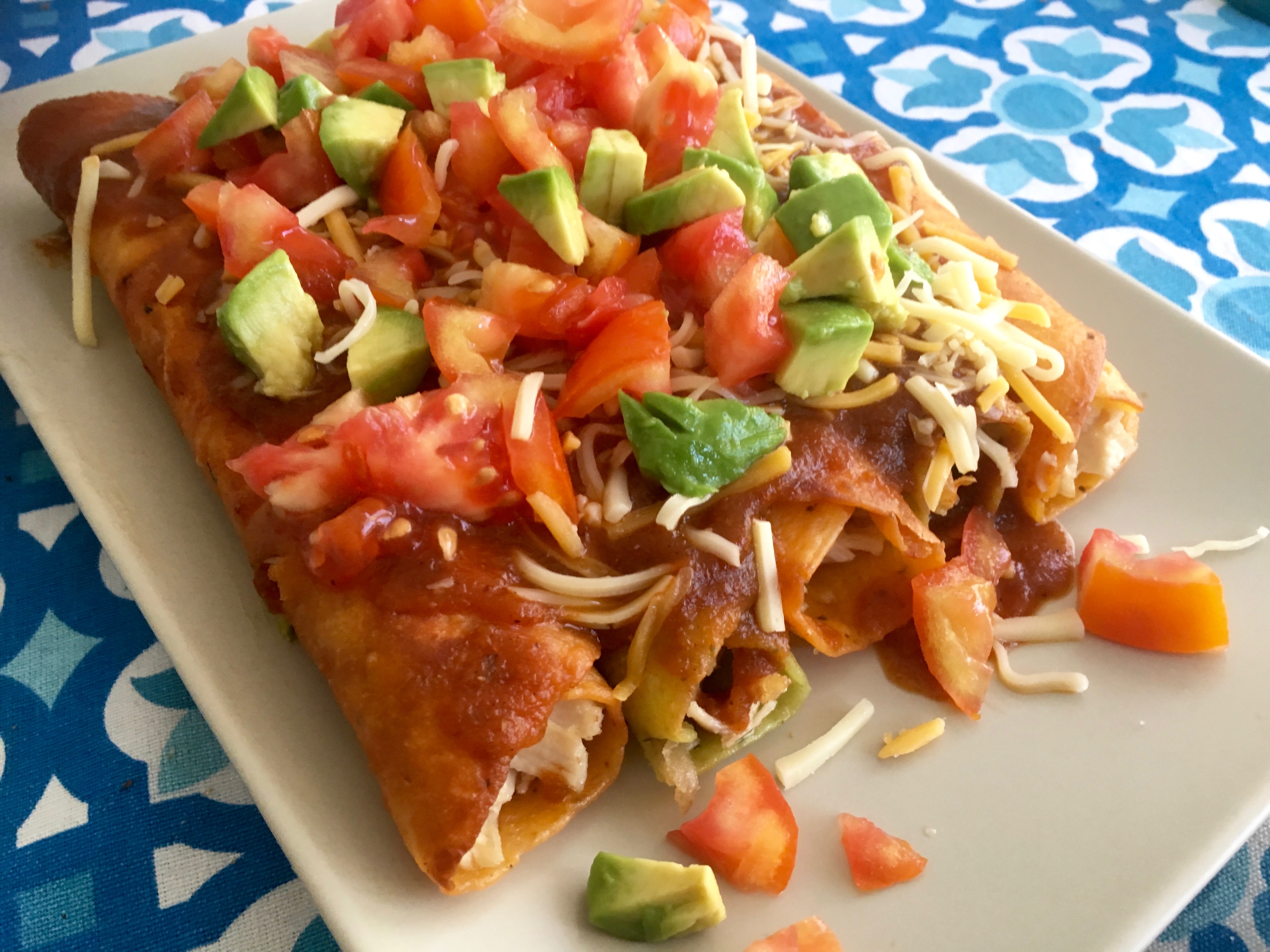 Tacos de pollo dorados rojos -fritos y crujientes – receta mexicana ...